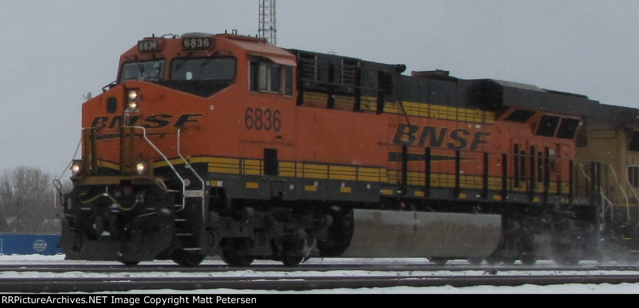 BNSF 6836